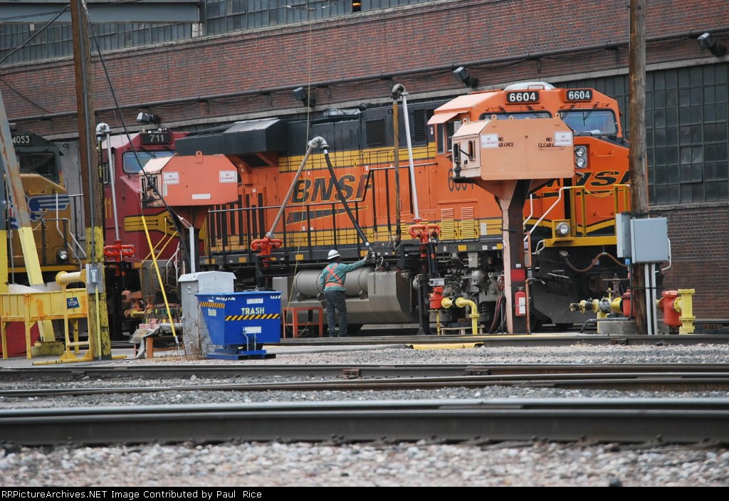 BNSF 6604 Topping Off The Fuel